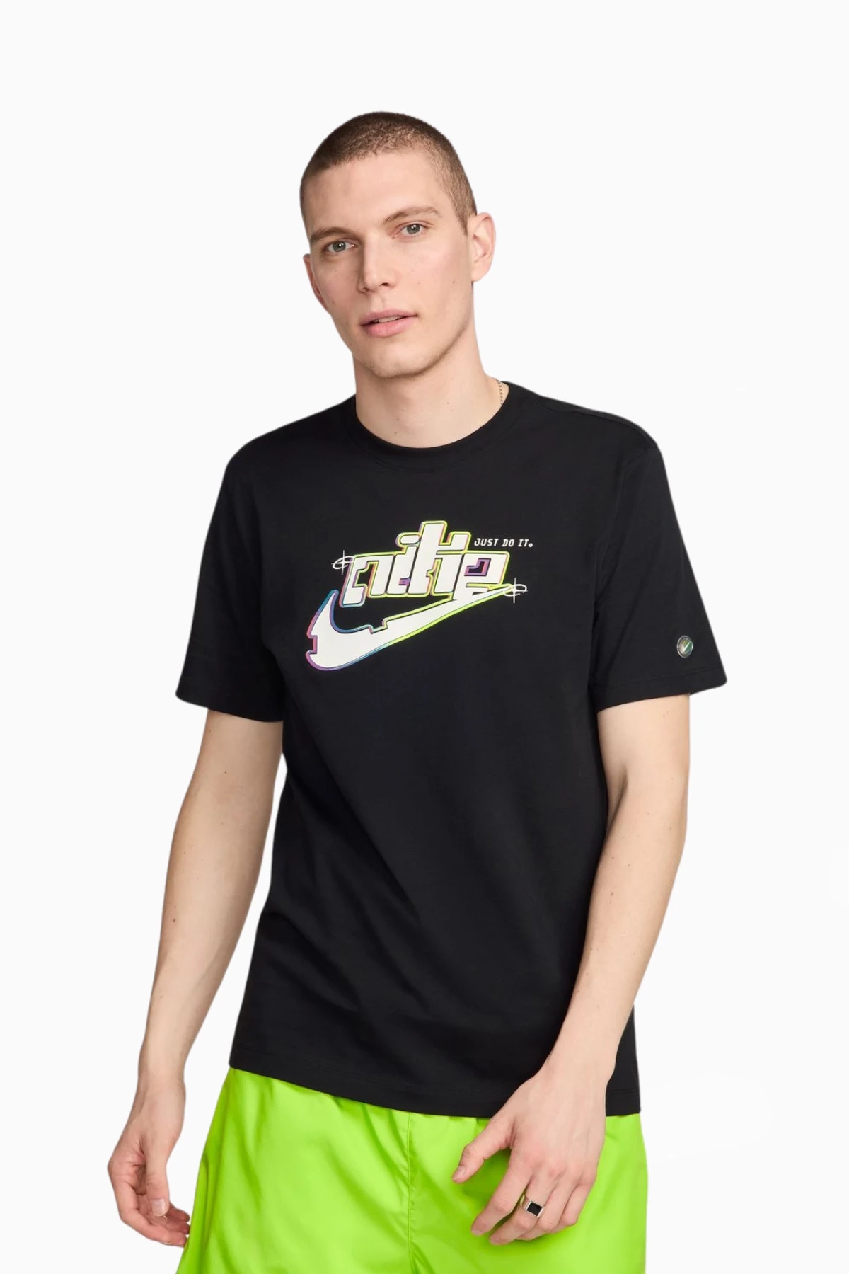 Koszulka Nike Sportswear - Czarny | Buty piłkarskie, sprzęt i akcesoria ...